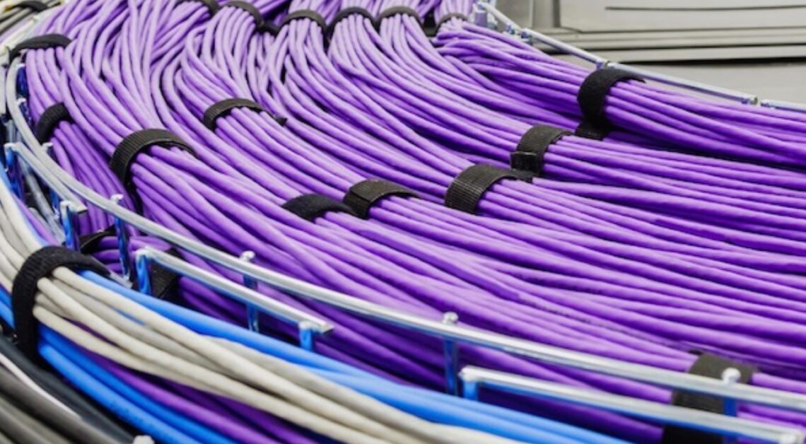 Conectorização em cabos de par trançado